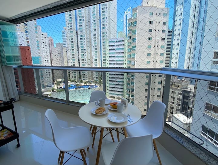 Pé Na Areia. Sala Ampla. Saída P/ Praia 2 Quartos. - Balneario Camboriú