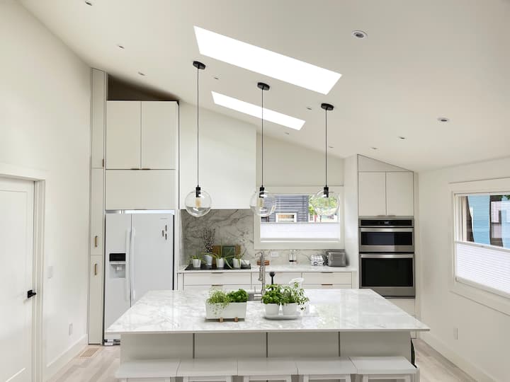 Prime Location - Burlington Bungalow - Burlington, VT