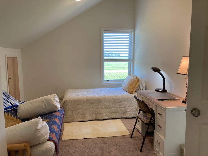 Beautiful Vastu Suite/room - Iowa