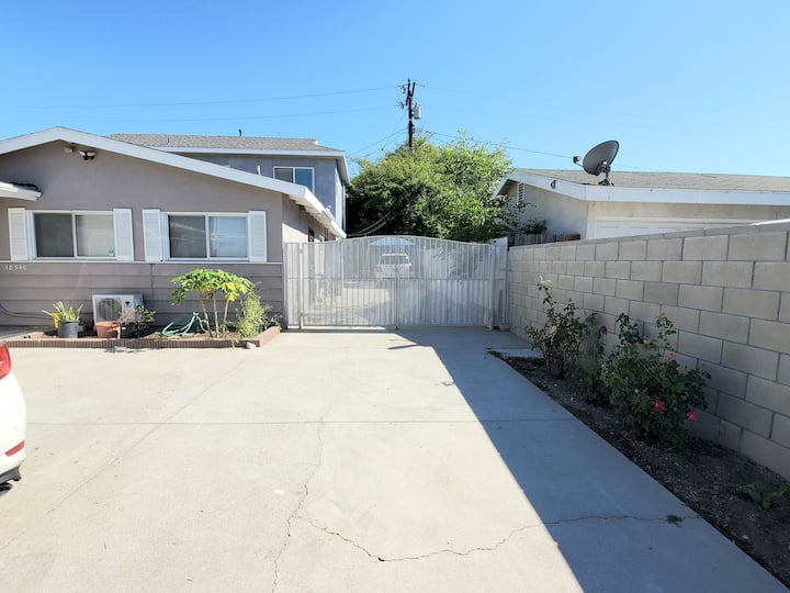 Three Bedroom And Two Bathrooms Home - West Covina, CA