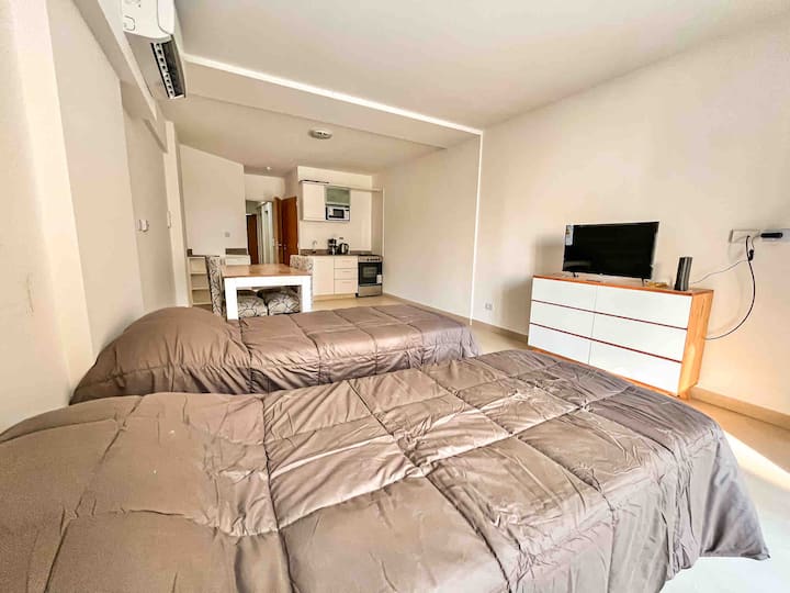 Apto Silencioso Y Luminoso Cerca A San Telmo - Buenos Aires