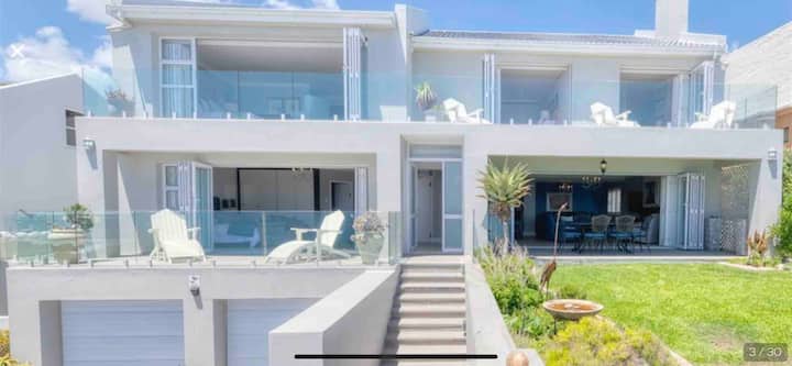 Still Waters Luxury Home - Gansbaai