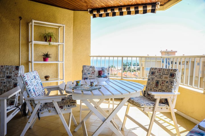 Apartamento Junto Al Mar Con Piscina Y Garaje. - Gandía