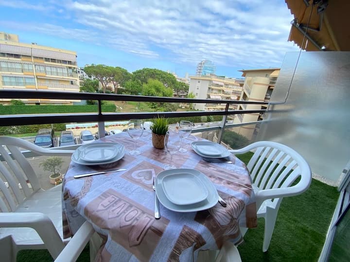 Bord De Mer Avec Piscine Et Parking - 4 Personnes - Alpes-Maritimes