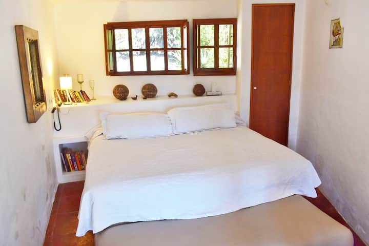 Stay At Chef Ana's Mountain Home (Rm 5) - Tepoztlán
