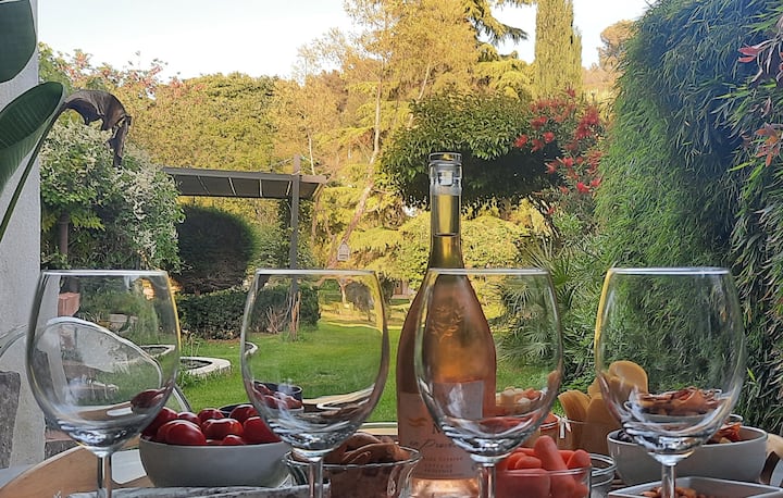 Maison Avec Grand Jardin Et Un Accès Piscine - Marseille