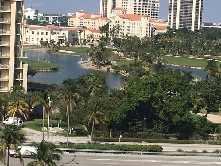 Beautiful Apartment In Aventura - Aventura, FL
