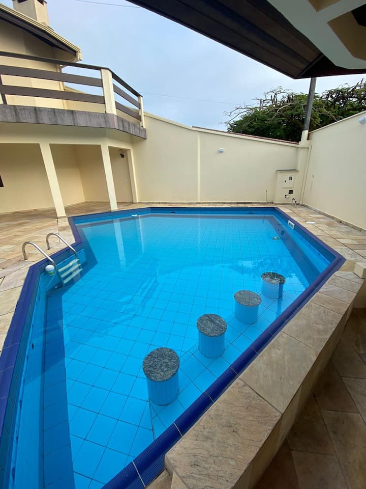 @Acordapereque: Casa Com Piscina Perto Da Praia - Matinhos
