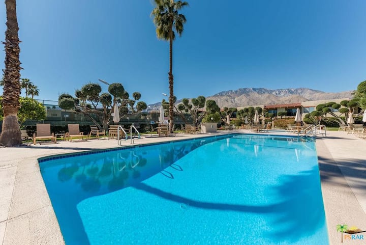 3 Bd Family Condo Just Minutes From Downtown Palm Springs - California