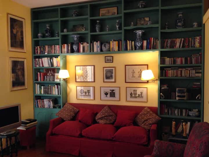 A Classic And Cozy Home In The Heart Of Roma - Rome