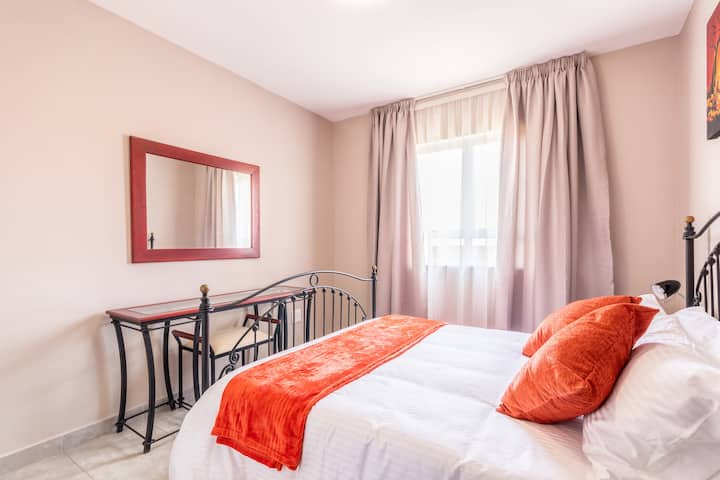 No Loadshedding, Near Gautrain Unitas, 1bed, Wi-fi - Centurion