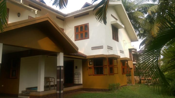 Elizabeth's Home, Kochi - Kochi