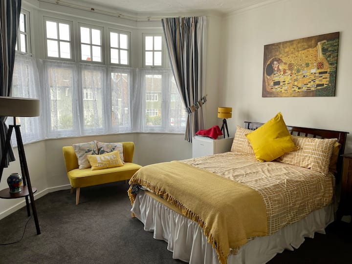 Rosie’s Retreat Westcliff Room 6 - Southend-on-Sea