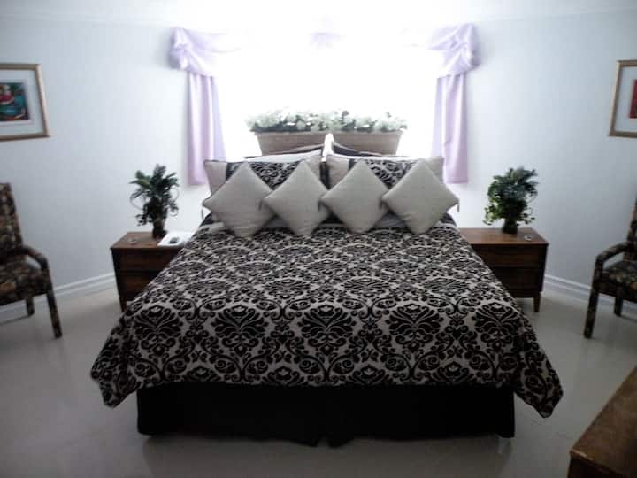 #5 Beautiful Home, Wonderful People - Cincinnati, OH