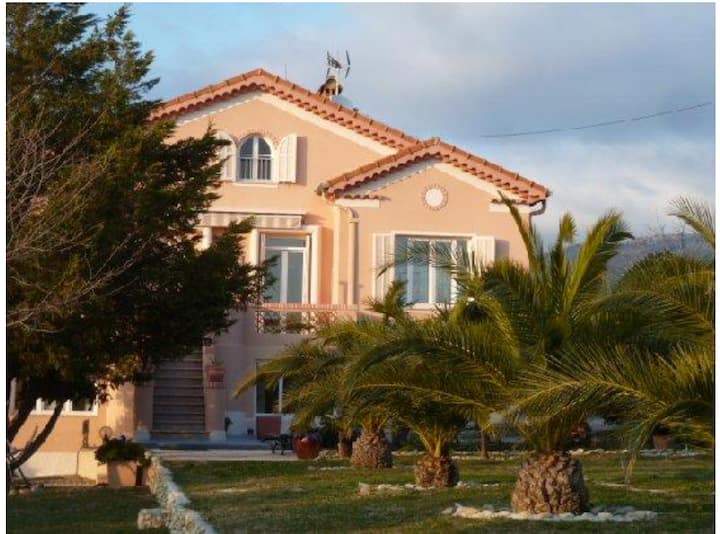 Belle Villa Avec Grand Jardin, Piscine, Vue Mer - Nice