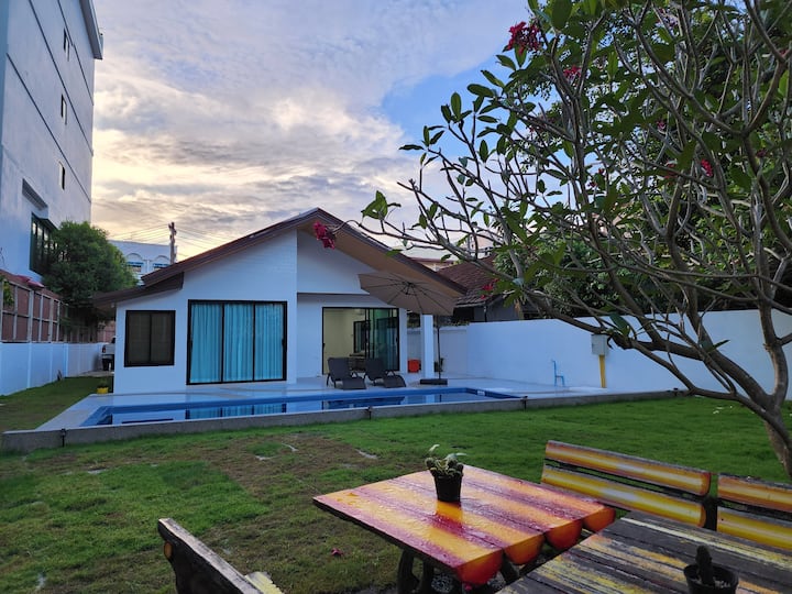 234 Pool Villa 600 M To Patong Beach 
3br/4ba - Patong Beach