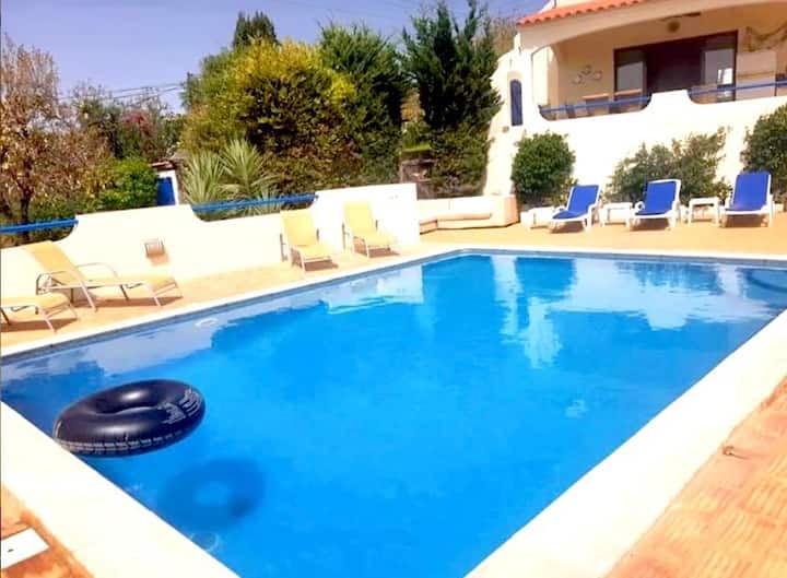 Quaint 3 Bedroom Villa
Sleeps 6 - Boliqueime