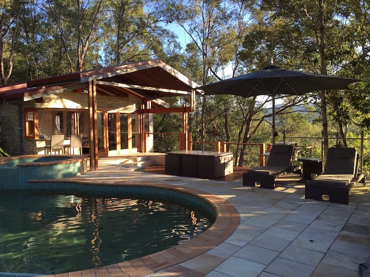 Luxury Gold Coast Retreat - Dreamworld, Coomera