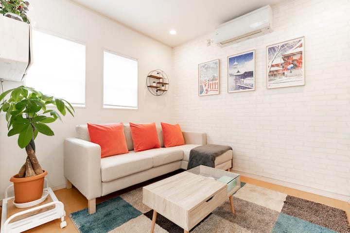 Exclusive 3-story Home With 2 Parking - Osaka, Japan