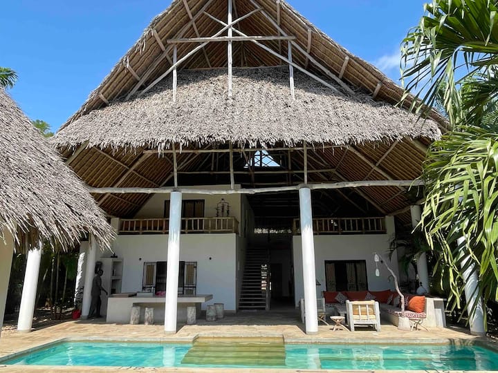 Villa Maisha Poa In Diani Beach Met Privé Zwembad - Kenia
