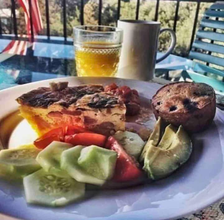 Cloud Nine Library Room, A Luxury Bed & Breakfast - Prescott, AZ