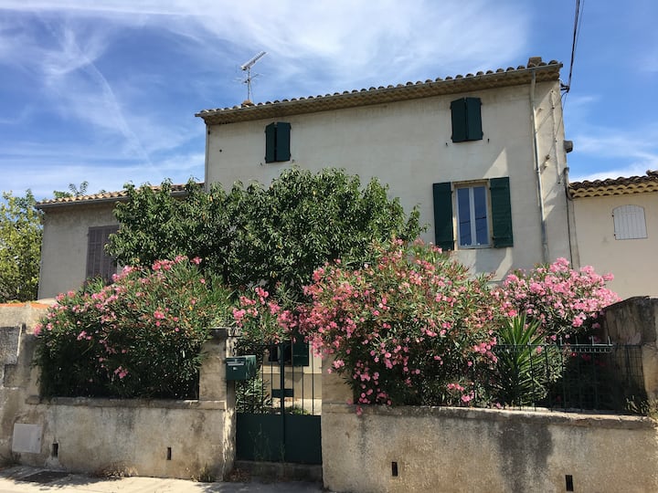 Charme Ancien 2 éTages + Jardins. Centre Village - La Fare-les-Oliviers