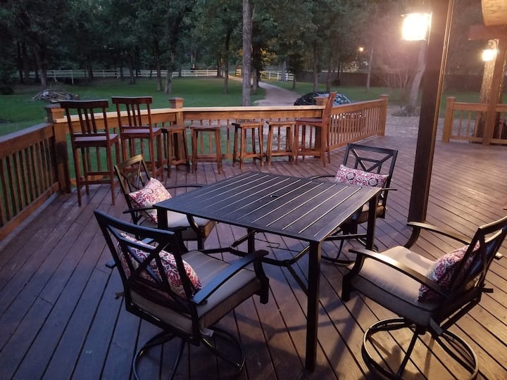 Country Retreat 3b Spacious, Rustic, Woodsy 1 Acre - Conroe, TX
