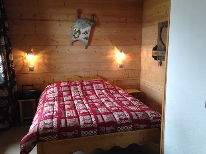 Belle Plagne Skis Aux Pieds Au Cœur De La Station. - La Plagne