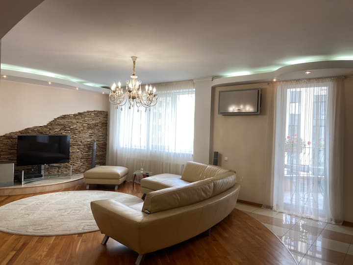 Luxury Apartment On Pushkinskaya - Chisináu