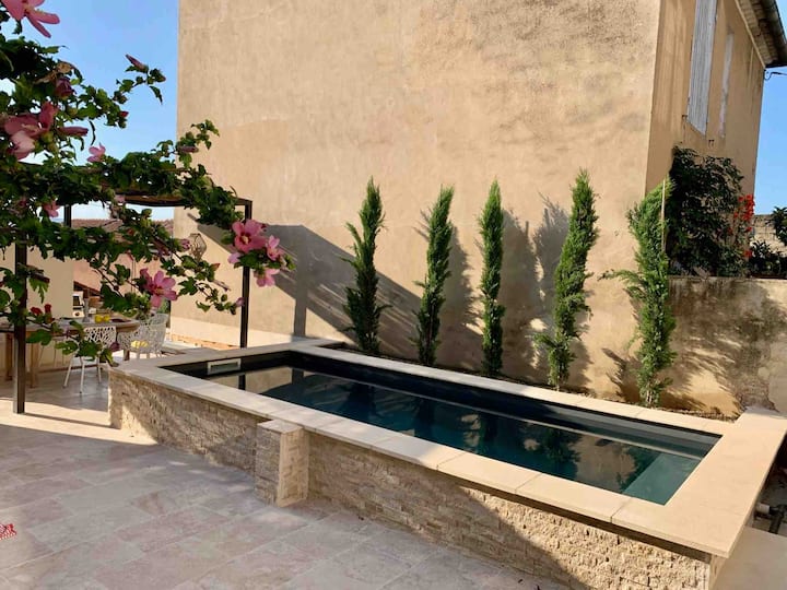 Villa Caromb - Luxury Village Home & Pool House - Beaumes-de-Venise