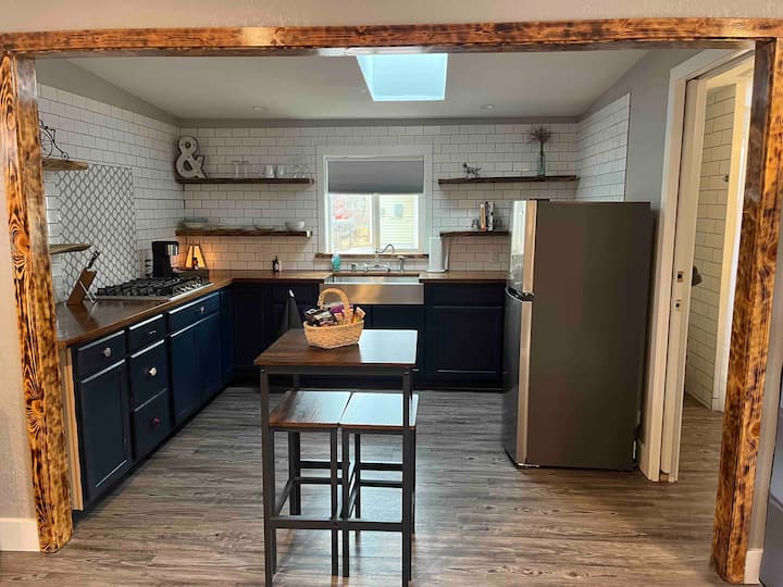Comfortable Cottage - Cheyenne, WY