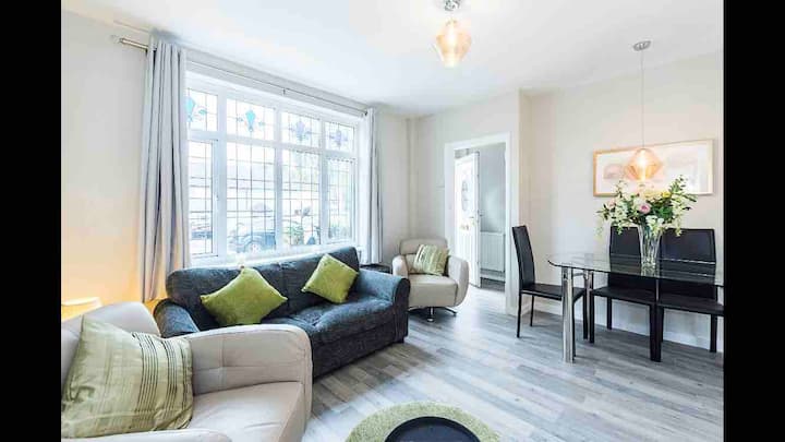 Buildersbeds - Colne House (4 Bedrooms) - Brentwood