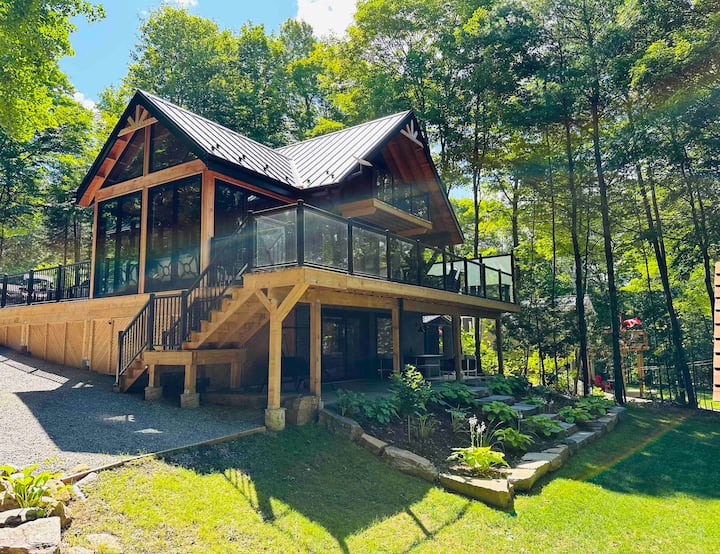 Waterfront Cottage With An Extraordinary View - Kawartha Lakes