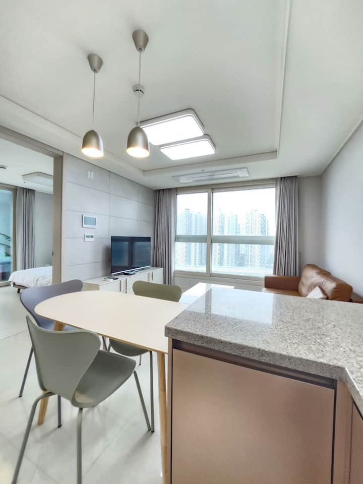 #2배드룸 #거실과 두개의 침실이 있는 스위트룸 #넷플릭스 A2405 - Incheon