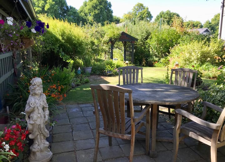 Cozy Fairfield Garden Suite - Victòria