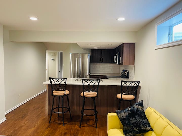 Beautiful, Accessible & Modern 2bd Bsmt Suite - St. Albert