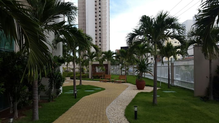 Apto. Fácil Acesso, Andar Alto, 1 Vaga Coberta. - Fortaleza