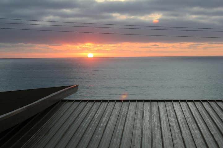 Homely Beach House - Direct Beach Access - ローン