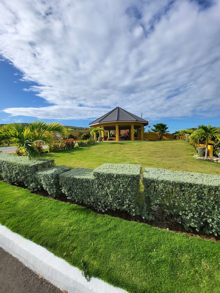 Hillside Seaview Getaway 2 - Jamaica