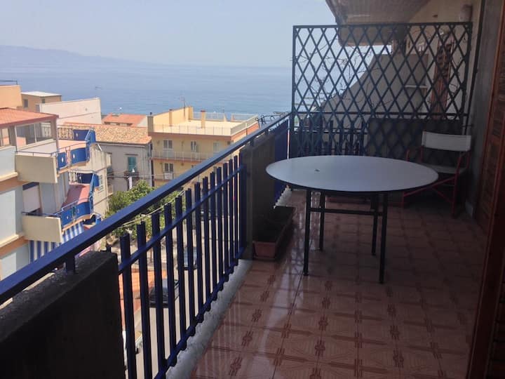 The House Of The Sun . La Terrazza Sul Mare - Nizza di Sicilia