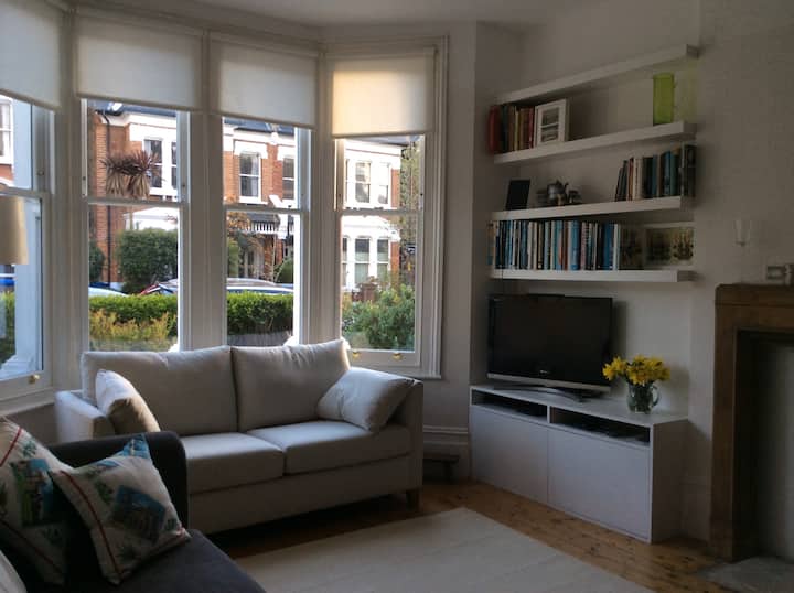 A Great One Bedroom Garden Flat - Camberwell - London