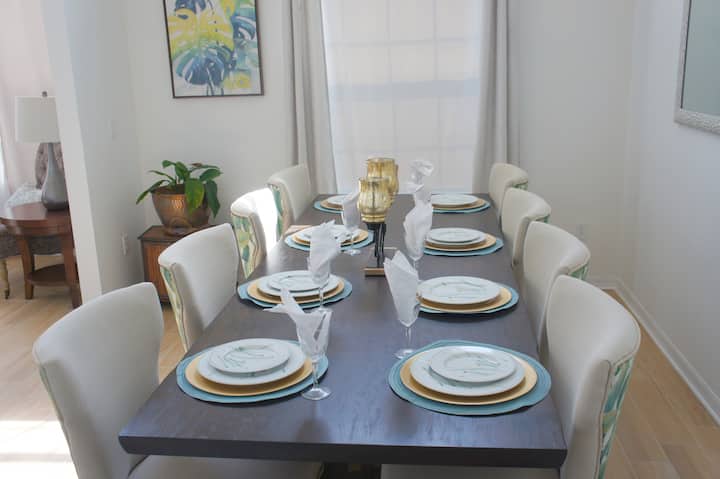 Luxury 6 Br/3.5 Ba Near Disney With Peaceful Trail - Apopka, FL