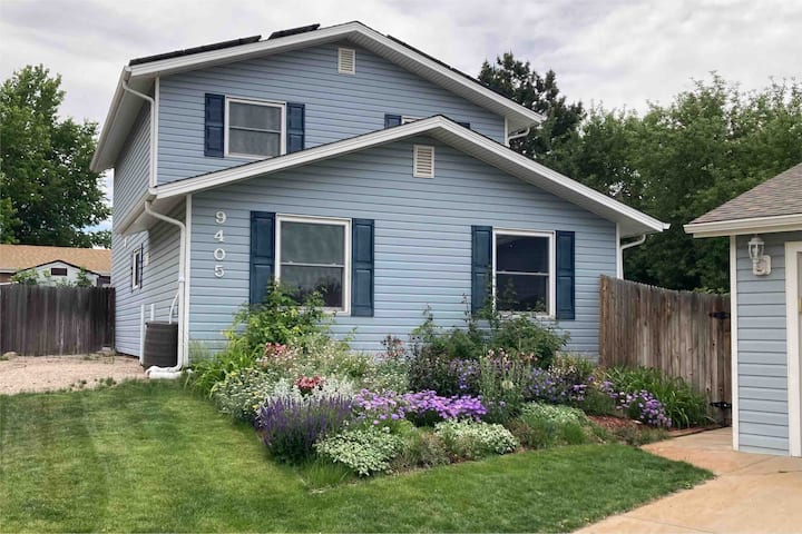 Tranquil & Entertaining Family Retreat. Sleeps 8. Stunning Yard With New Hot Tub - Westminster, CO