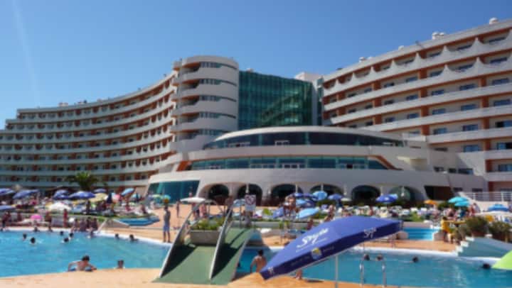 Albufeira Centre, One Bedroom Apartment With Pools - Albufeira