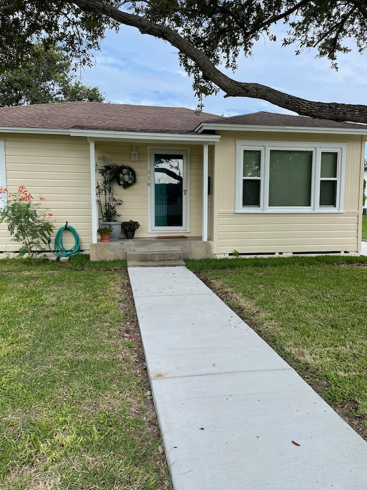 Sweet 1950 2 Bedroom Home. - Corpus Christi, TX