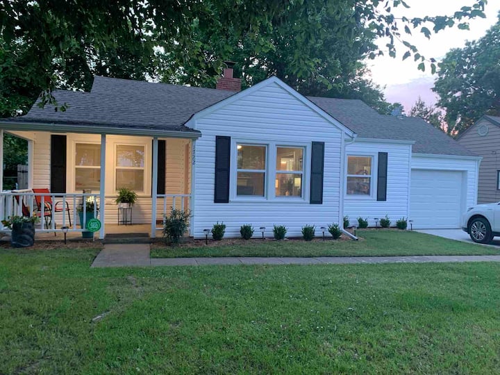 Midtown Cottage By Expo Square - Tulsa, OK