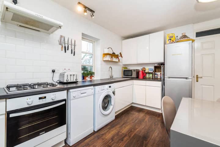 Clean Central Home 2 Mins Metro - Londres