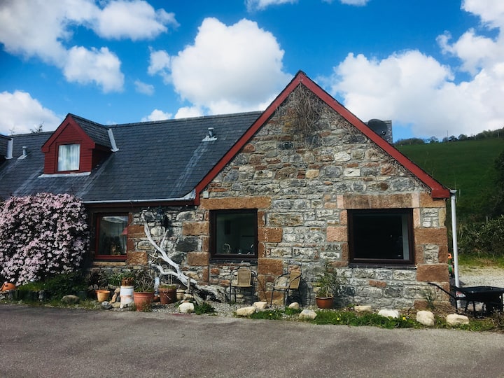 Loch Ness. A One Bedroom Cottage With Great Views. - Drumnadrochit