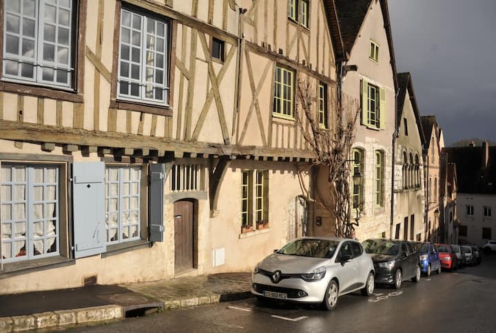 "Cellier Chantault" .Quartier Historique-parking - Barjouville