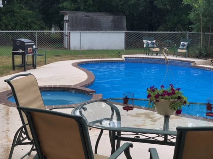 Home W/ Pool, Near Base, Sea World, Fiesta & Lake. - Hill Country Retreat – San Antonio